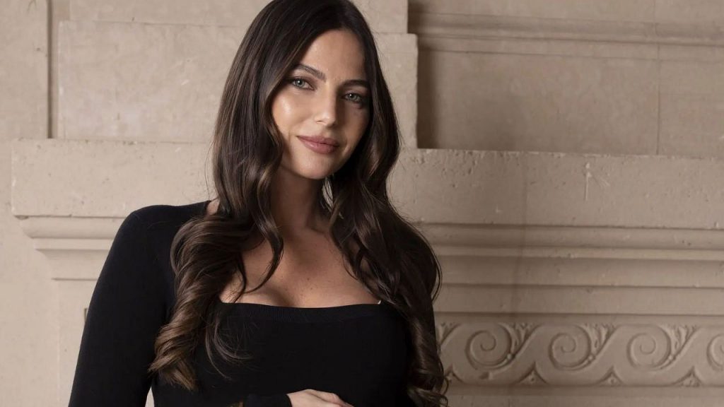 Max Verstappen's partner Kelly Piquet turns heads as she flaunts baby ...